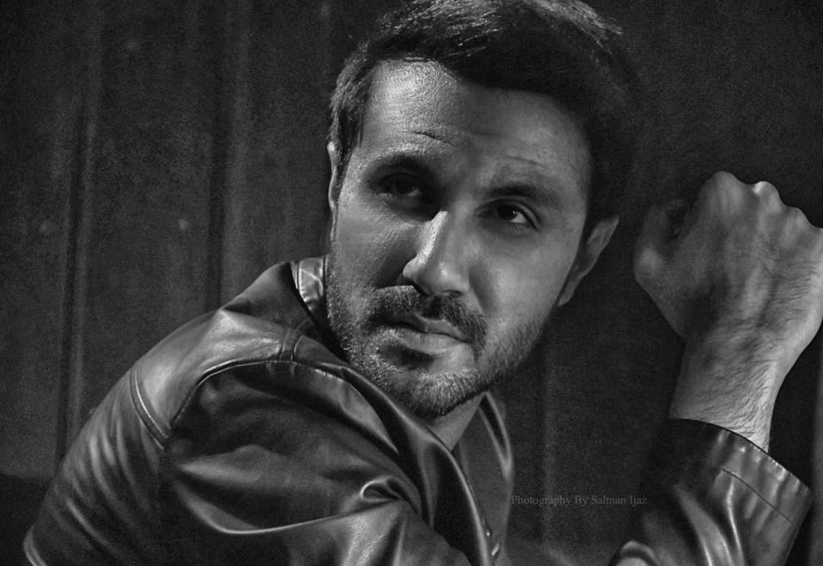 Mustafa Zahid - Official Website | Pakistani Singer & Lead Vocalist of ...